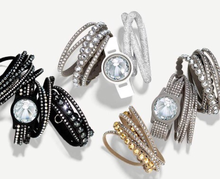 Swarovski activity tracker jewellery – always a blue sky girl